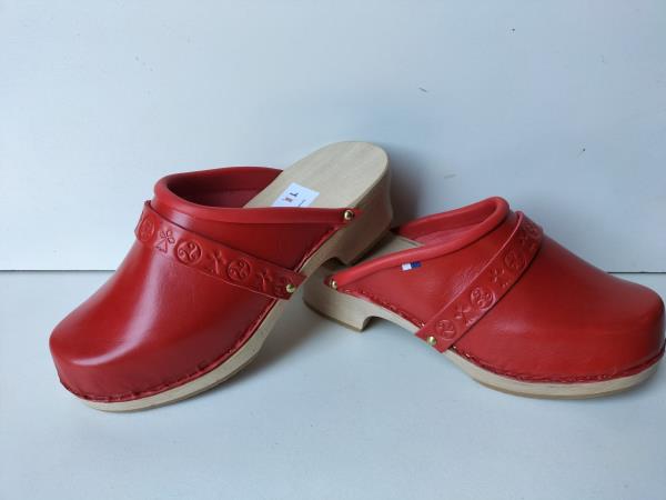 sabot bois traditionnel breton artisan sabotier semelle galoche